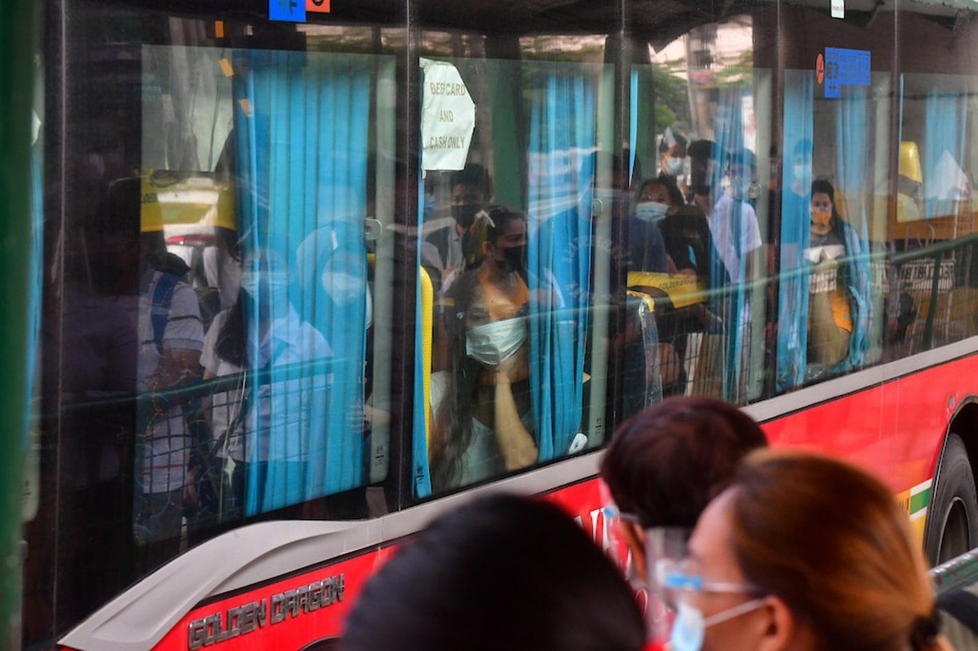 Ilang commuter nabulaga sa pagtigil ng libreng sakay sa EDSA Bus Carousel | ABS-CBN News