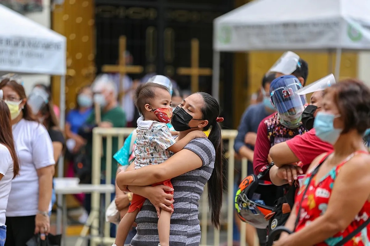 Filipino family of 5 needs P12,082 to cover basic needs in first half ...