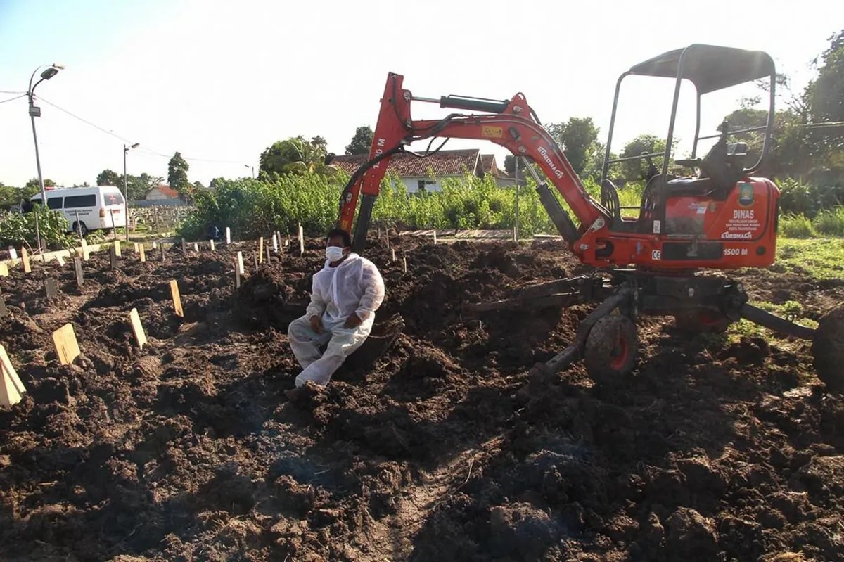 Taking a break from digging | ABS-CBN