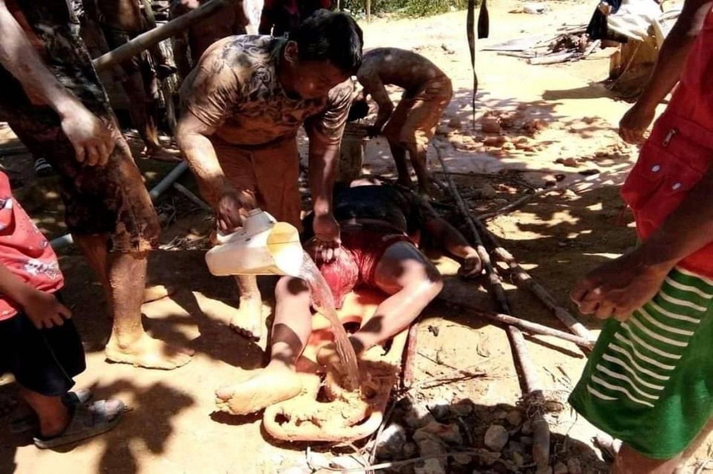 2 minero patay sa pagguho sa minahan sa Camarines Norte | ABS-CBN News 2 minero patay sa pagguho sa minahan sa Camarines Norte | ABS-CBN News