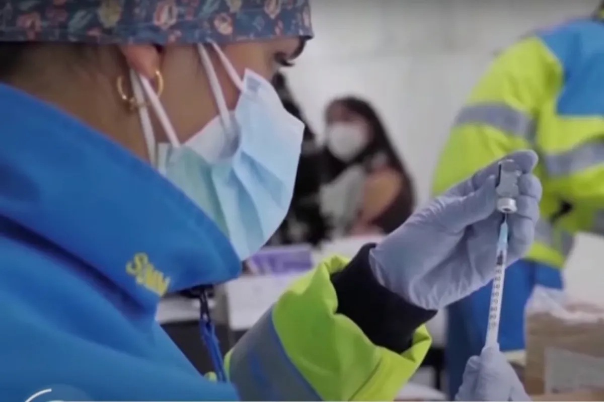 Mga bagong paghihigpit sa Europa bunsod ng pagsipa ng kaso ng Omicron variant | ABS-CBN News