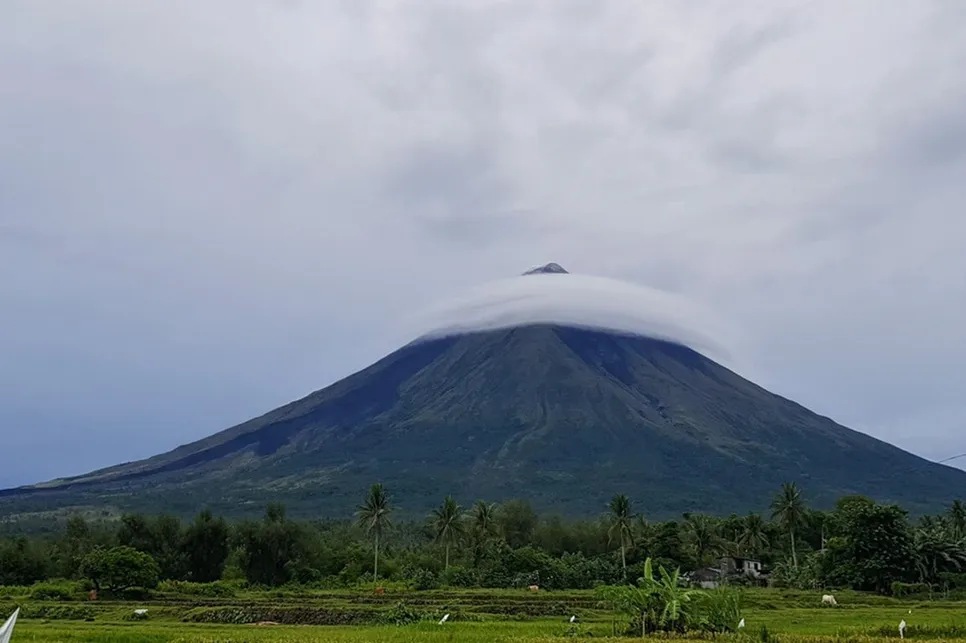 Lenticular cloud over Mayon Volcano | ABS-CBN Lifestyle