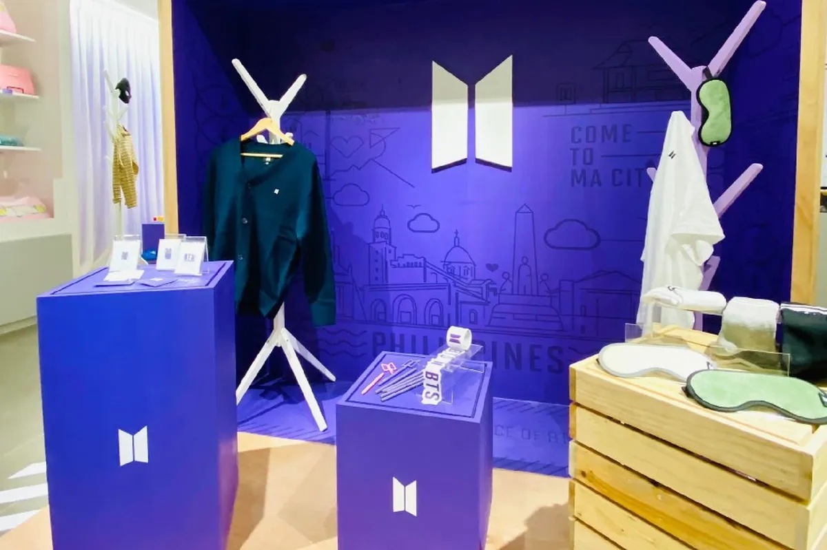 LOOK: BTS pop-up store opens in SM Megamall on Christmas day | ABS-CBN ...