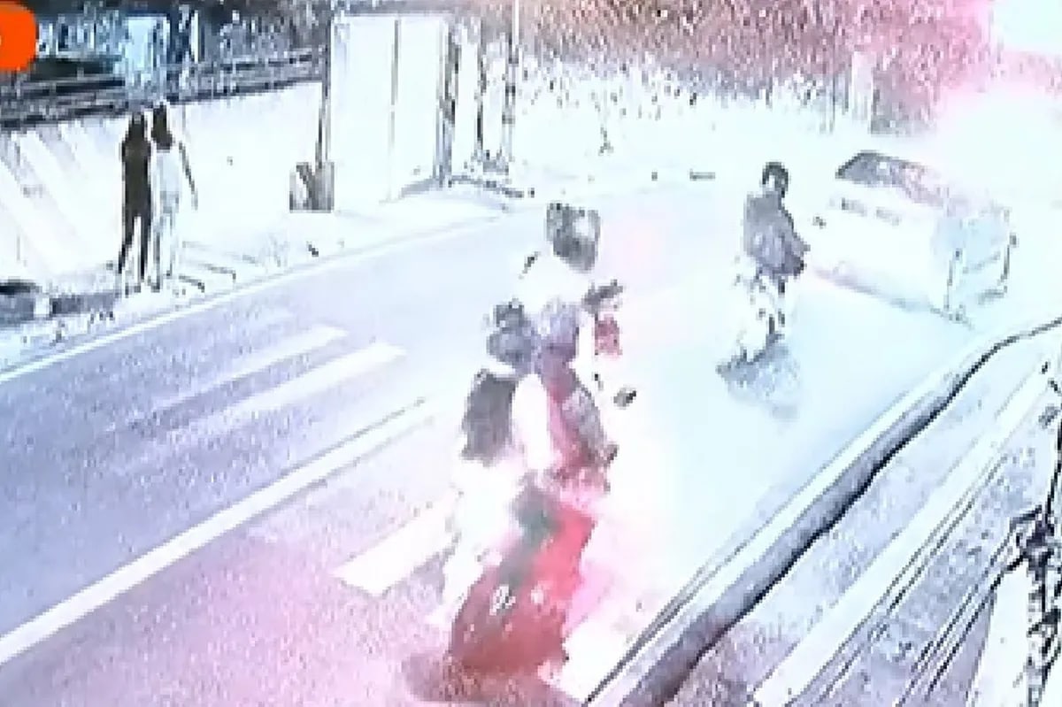 PANOORIN: Babae nahagip ng fire truck sa Pateros | ABS-CBN News PANOORIN: Babae nahagip ng fire truck sa Pateros | ABS-CBN News