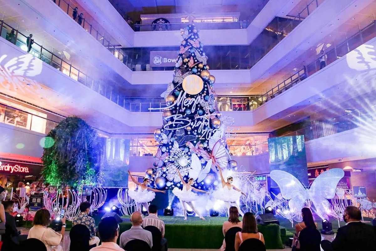 SM Supermalls welcomes holidays with Christmas installation featuring ...