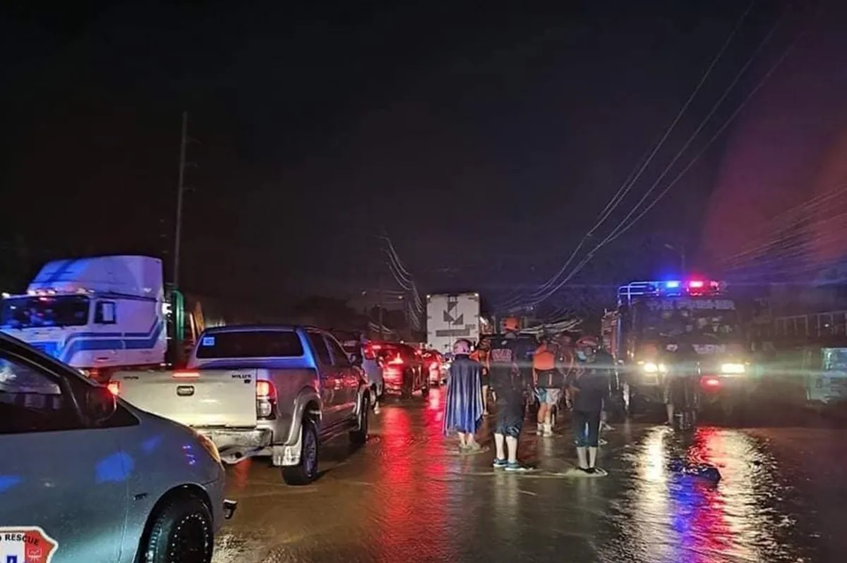 Ilang bahagi ng Cagayan de Oro binaha dahil sa malakas na ulan | ABS-CBN News