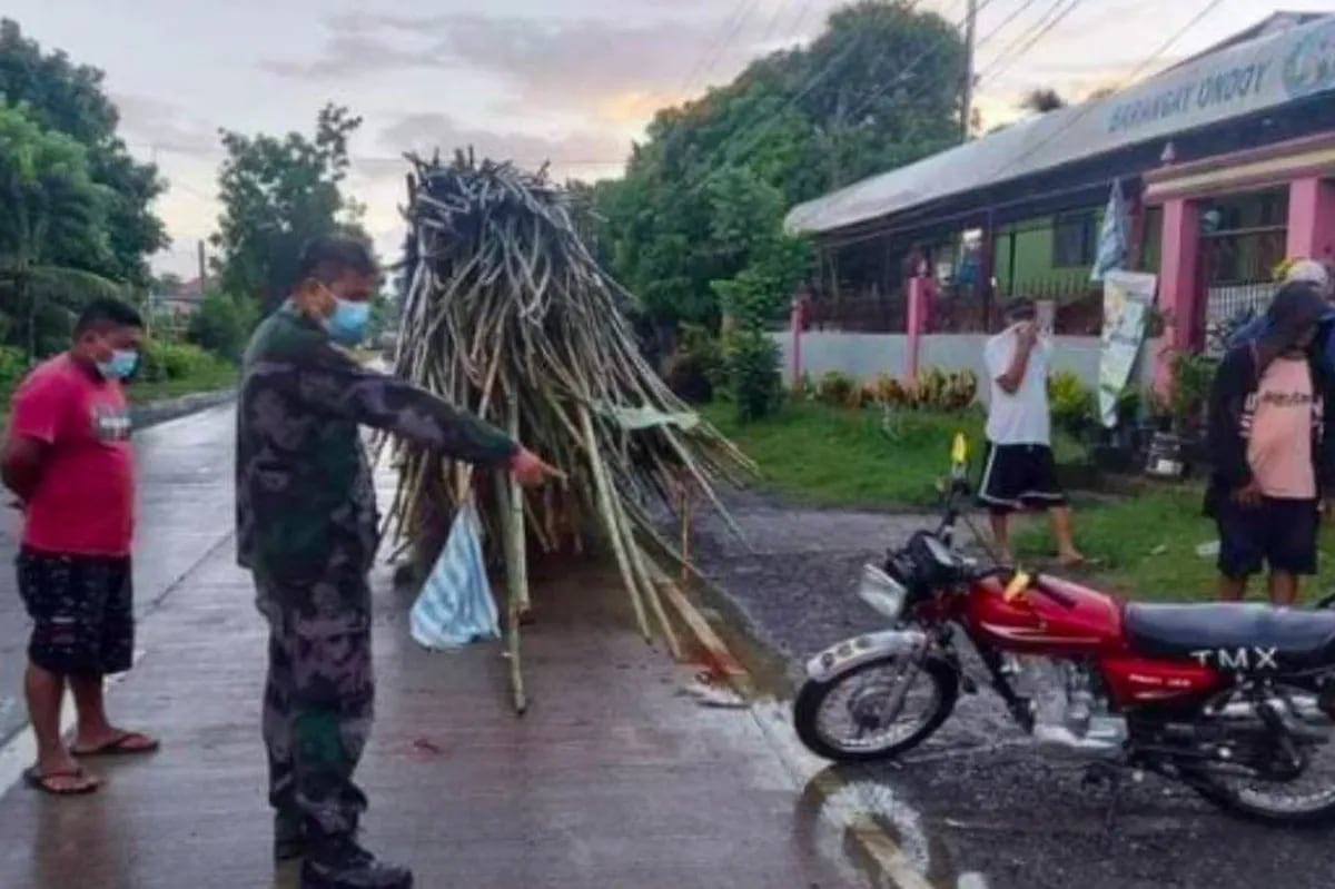 Rider patay matapos matusok ng kawayan na karga ng isang trak sa Capiz ... Rider patay matapos matusok ng kawayan na karga ng isang trak sa Capiz ...
