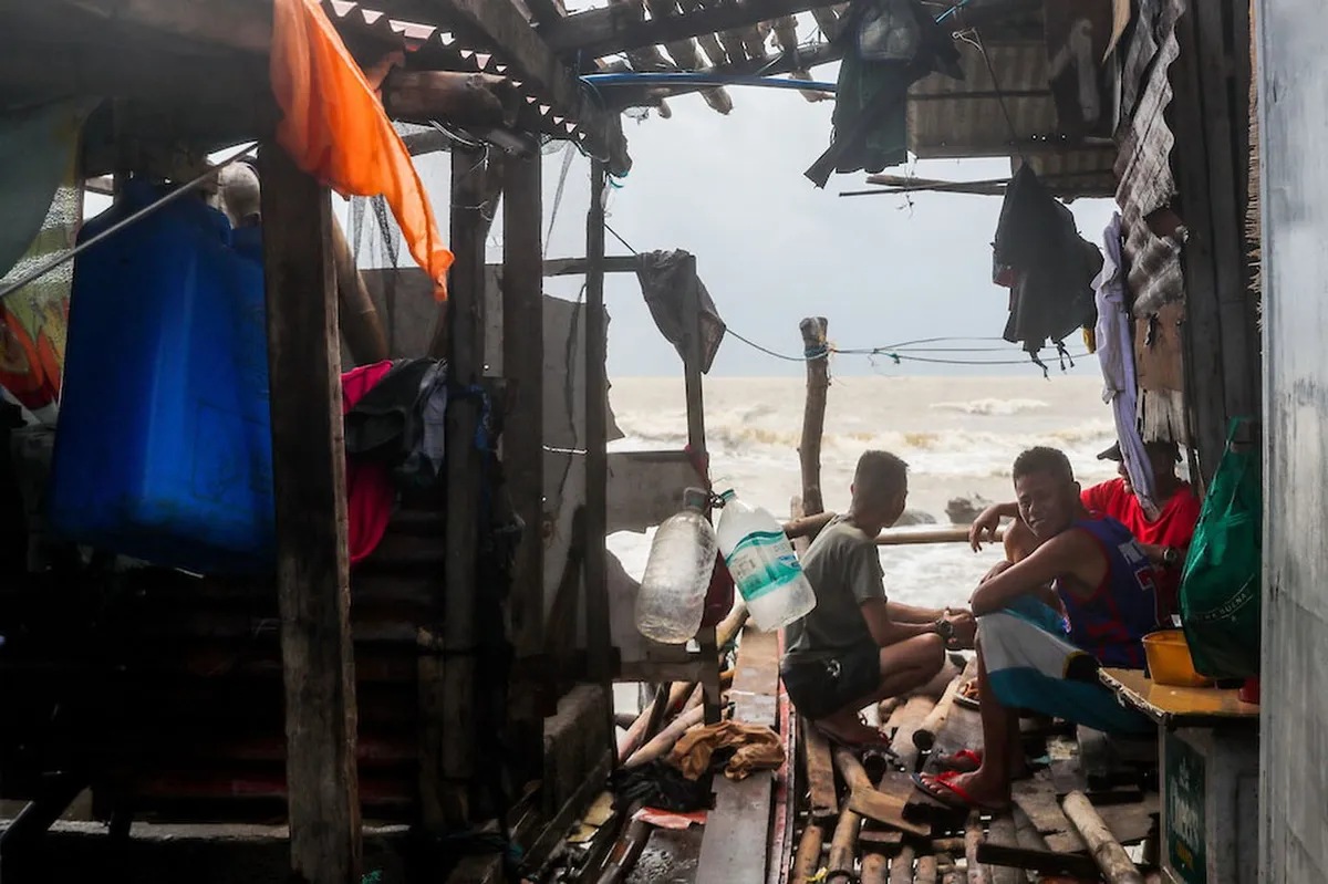 Tulong sa mga manggagawa na bukod pa sa ayuda, isinusulong ng DOLE | ABS-CBN News