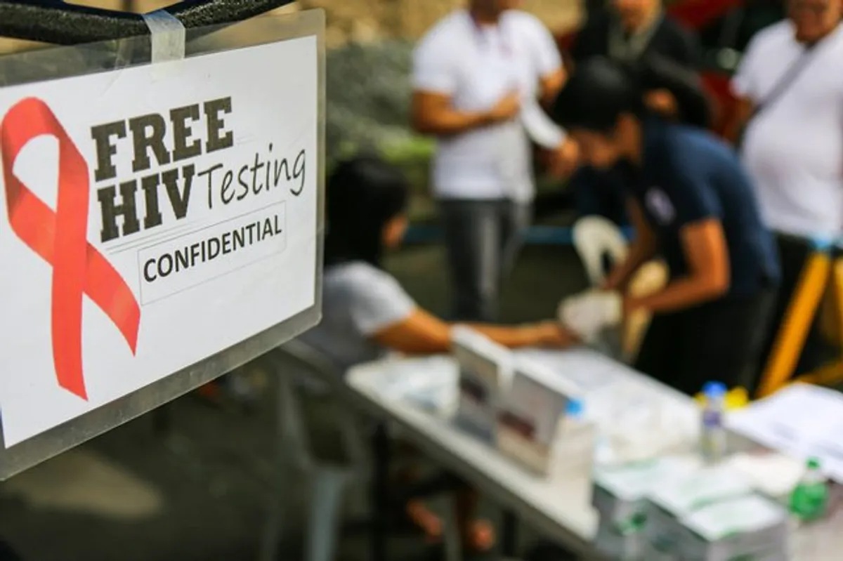 DOH nirerepaso ang guidelines para mapayagan ang HIV self-testing kits ...