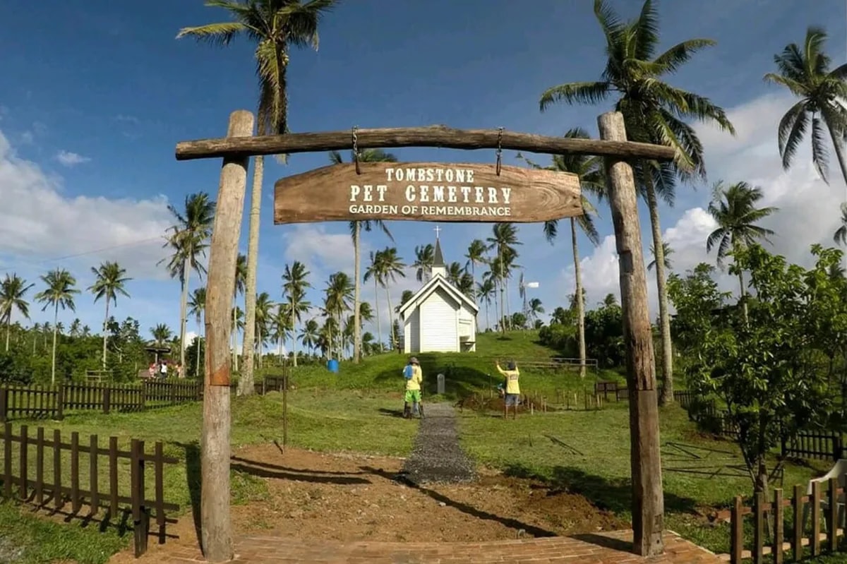 Unang pet cemetery sa Bicol binuksan sa farm sa Albay | ABS-CBN Lifestyle Unang pet cemetery sa Bicol binuksan sa farm sa Albay | ABS-CBN Lifestyle