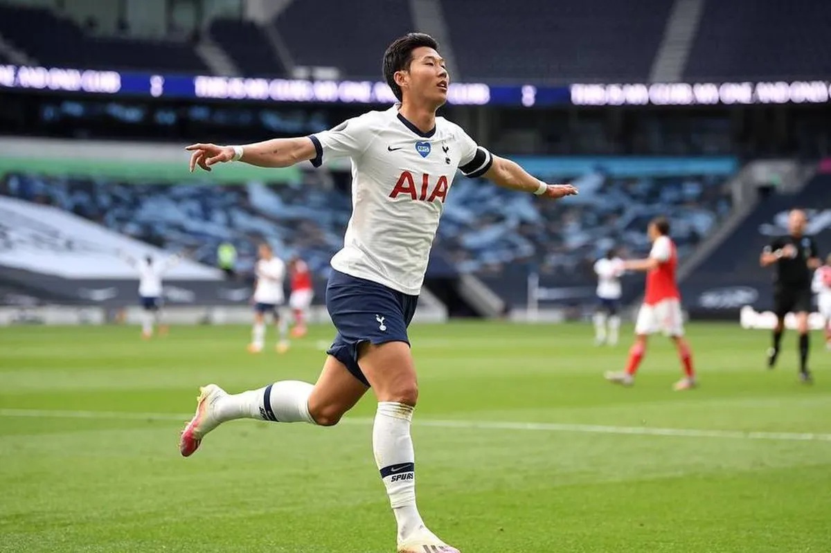 Football: Eight men arrested for online racist abuse of Spurs player ...