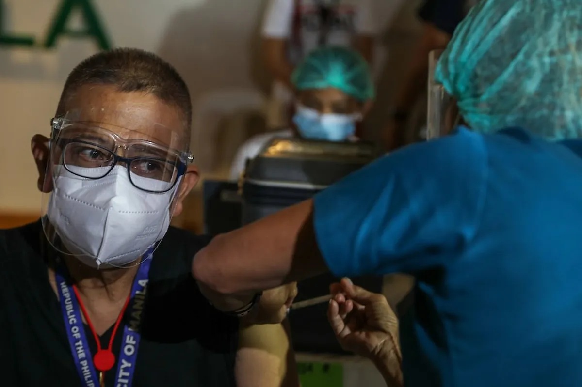 Philippines aims for 450,000 daily vaccinations by April: DOH | ABS-CBN ...