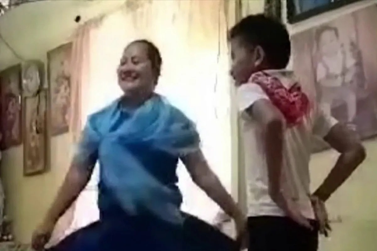 Mga magulang na sinabayan ang mga anak sa pagsayaw para sa klase ...