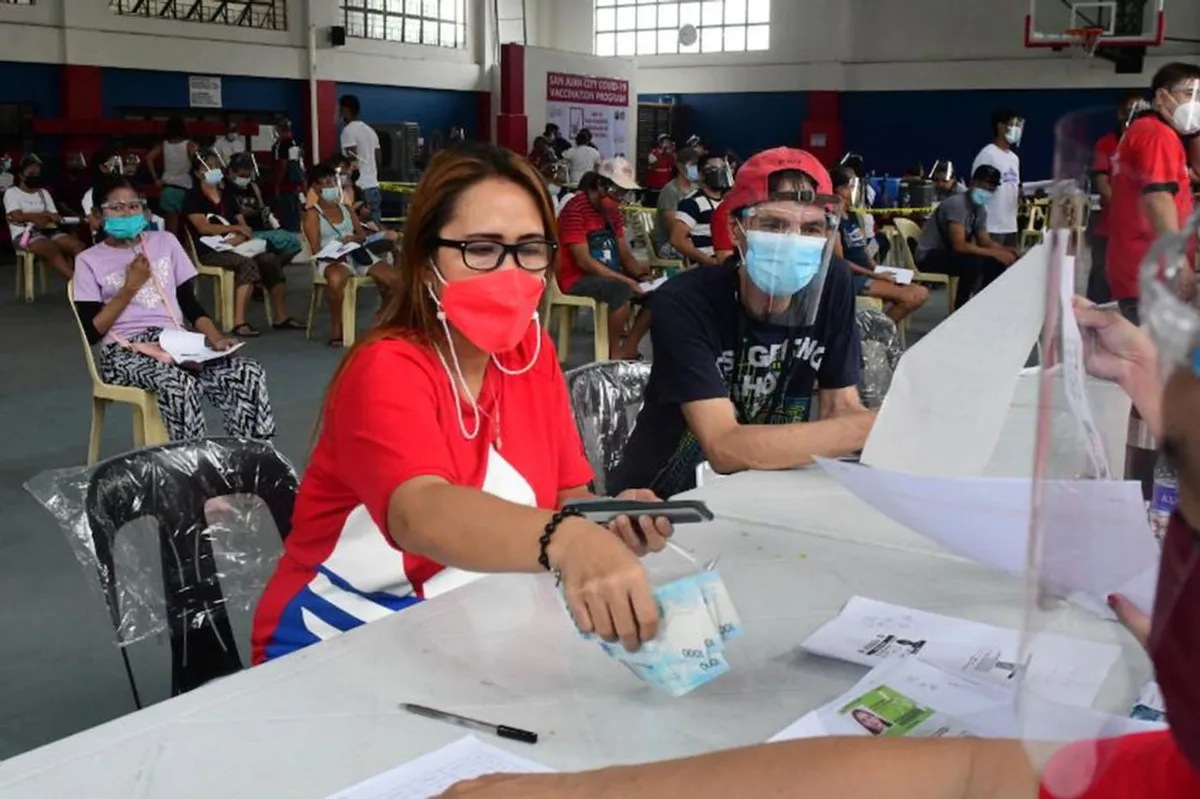 Paghikayat na magpabakuna isinabay sa ECQ ayuda distribution sa NCR ...