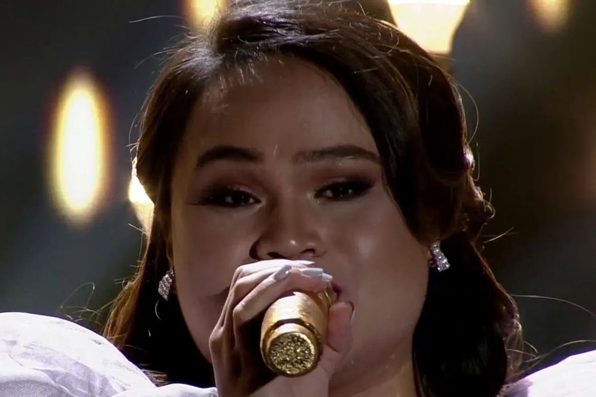 'Tawag' Grand Finals: Makki Lucino wows with emotional cover of 'Hiling ... 'Tawag' Grand Finals: Makki Lucino wows with emotional cover of 'Hiling ...