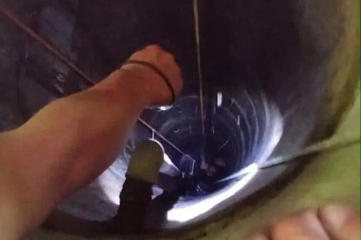Batang lalaki nasagip mula sa balon sa Iloilo | ABS-CBN News Batang lalaki nasagip mula sa balon sa Iloilo | ABS-CBN News