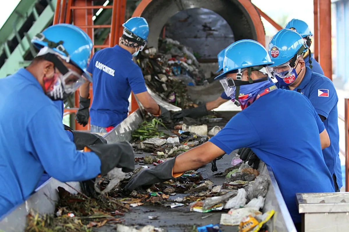 MMDA launches Solid Waste Granulator and Brick-Making Facility in ... MMDA launches Solid Waste Granulator and Brick-Making Facility in ...