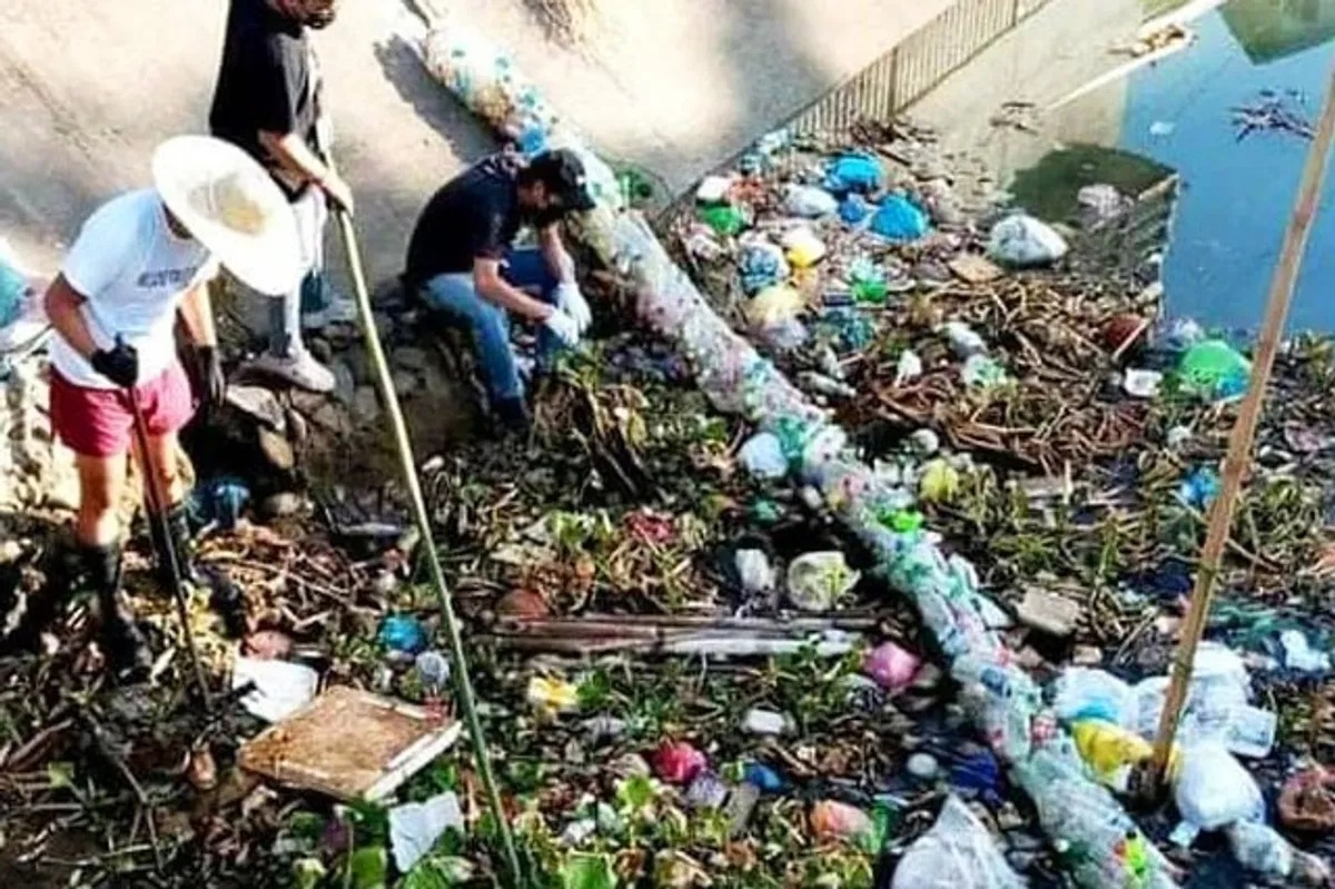 Higit 124 toneladang basura nakuha sa mga trash traps sa Bataan ...