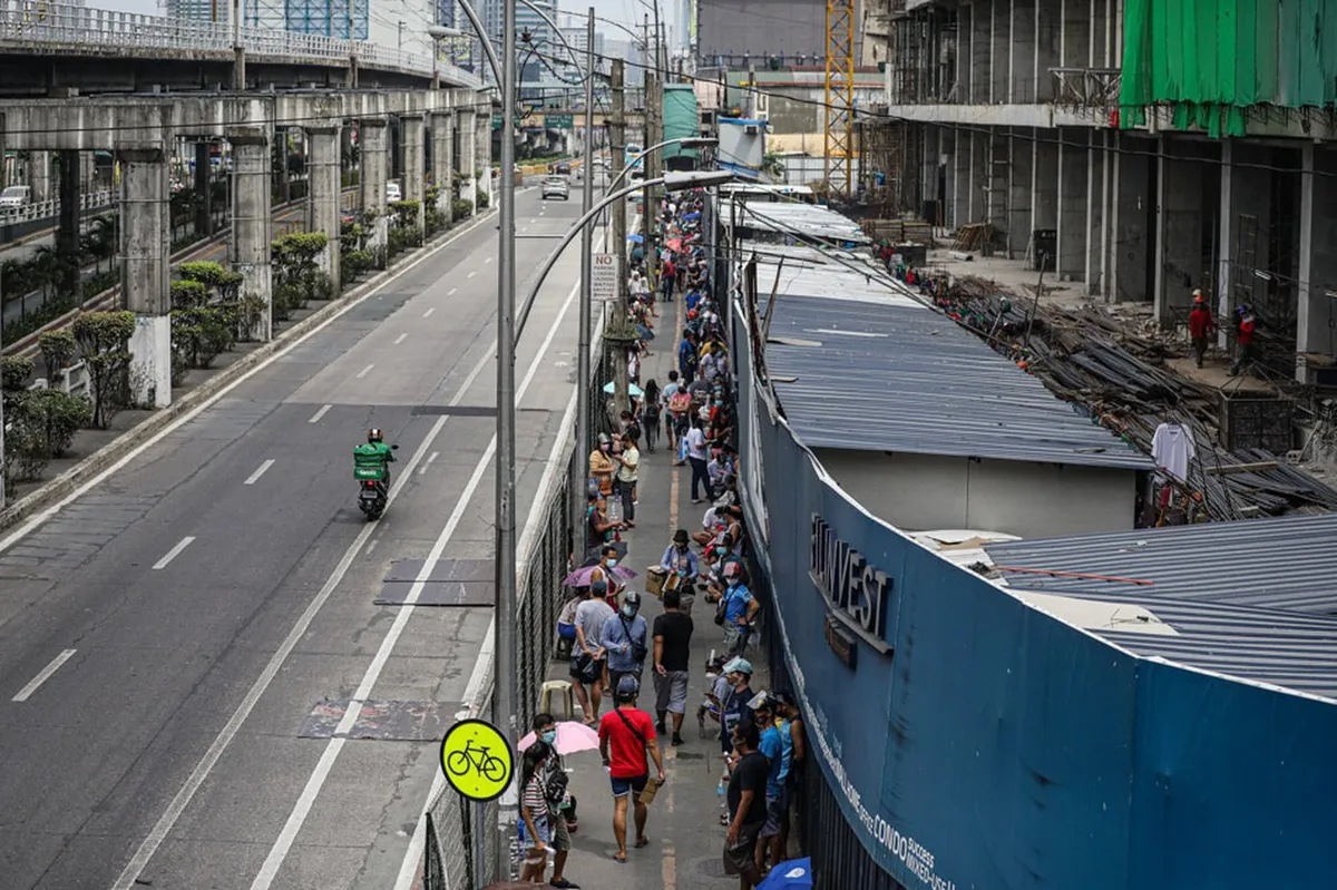 Empty streets and long lines | ABS-CBN News