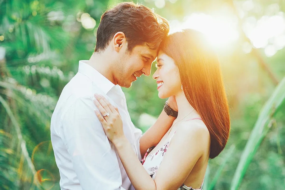 LOOK: Footballer Misagh Bahadoran proposes to girlfriend | ABS-CBN Sports