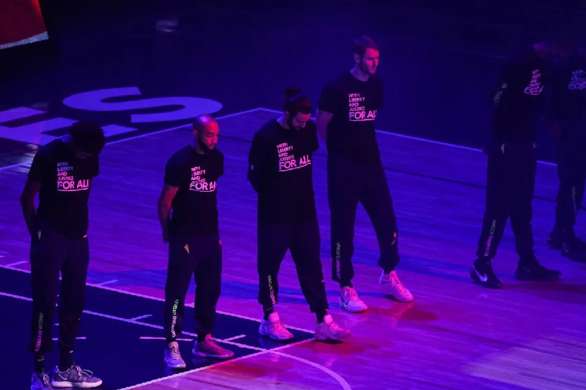 NBA players hold moment of silence for Black shooting victim ahead of ...