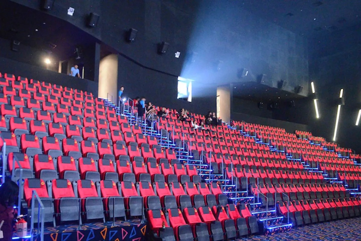 Movie producers, theater operators wait and see on reopening of cinemas ...