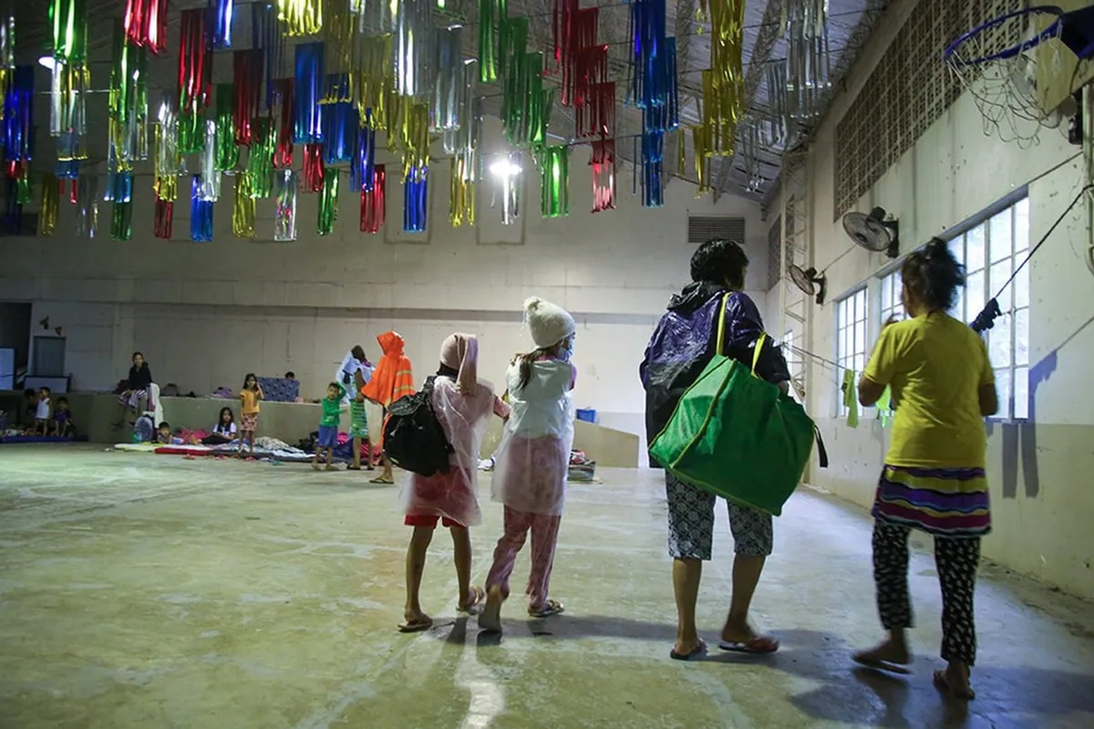 PH can't test all Typhoon Rolly evacuees for COVID, but precautions in ...