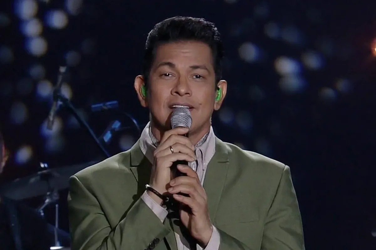 Gary V sings cover of 'With A Smile' for The Greatest Showdown | ABS ...