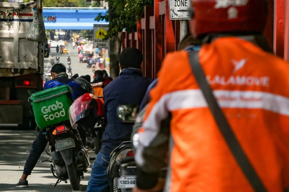 Philippines eyes COVID-19 vaccination of frontline workers in mid-May ...