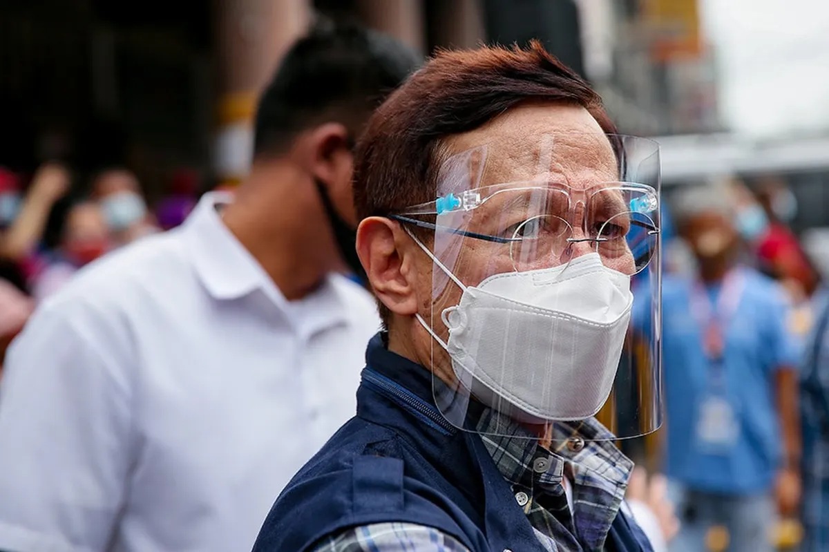 Duque, DOH workers willing to take first COVID-19 vaccines to prove ...