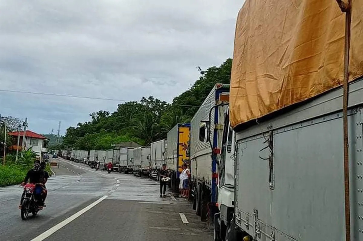 Halos 500 biyahero stranded sa Matnog Port dahil sa 'Ulysses' | ABS-CBN News