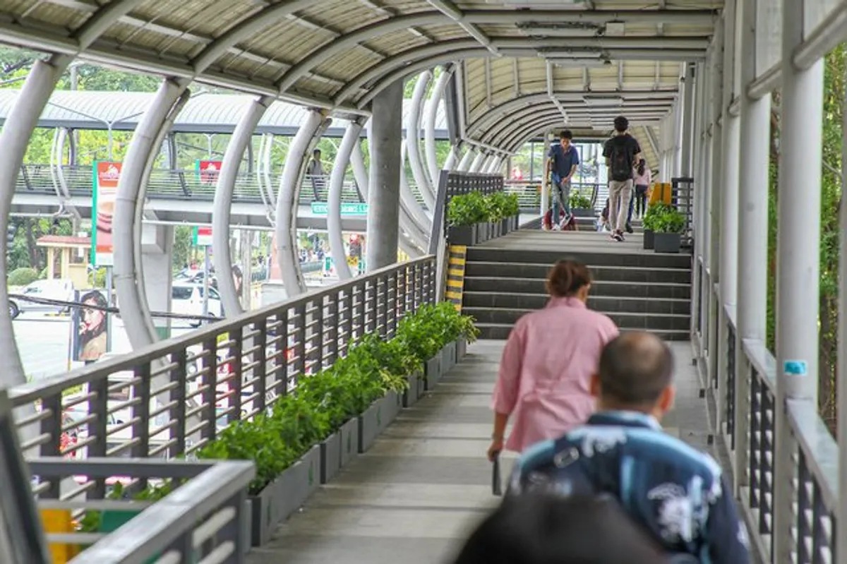 ADB lends $123 million for EDSA elevated walkways | ABS-CBN News