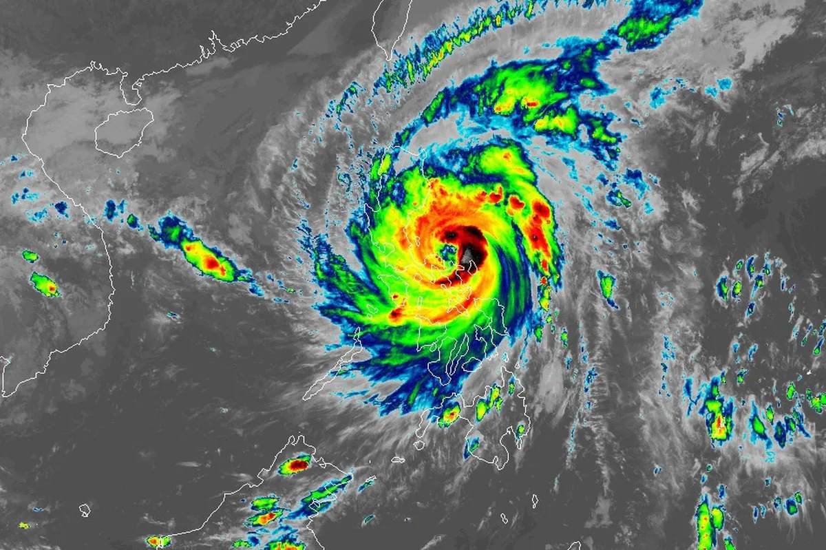 Typhoon Ulysses intensifies further as it barrels towards Quezon-Aurora ...
