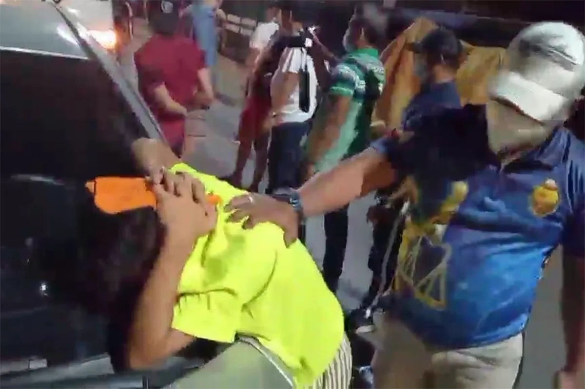 Binatilyong ‘napag-utusan ng kapatid’, nahulihan ng P1-M halaga ng ... Binatilyong ‘napag-utusan ng kapatid’, nahulihan ng P1-M halaga ng ...