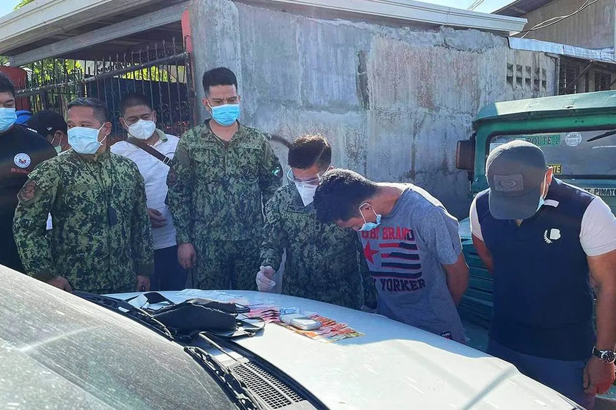 P686,000 halaga ng hinihinalang shabu, nasabat sa Pampanga | ABS-CBN News P686,000 halaga ng hinihinalang shabu, nasabat sa Pampanga | ABS-CBN News