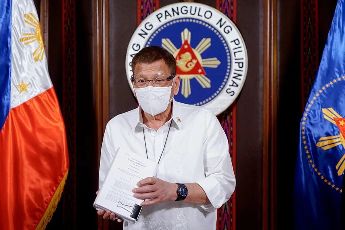 'Very busy' Duterte unlikely to visit Boracay soon: spokesperson | ABS ...