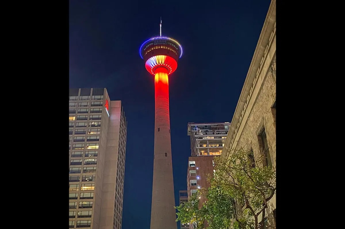 Canada's Calgary Tower lit up with colors of Philippine flag | ABS-CBN