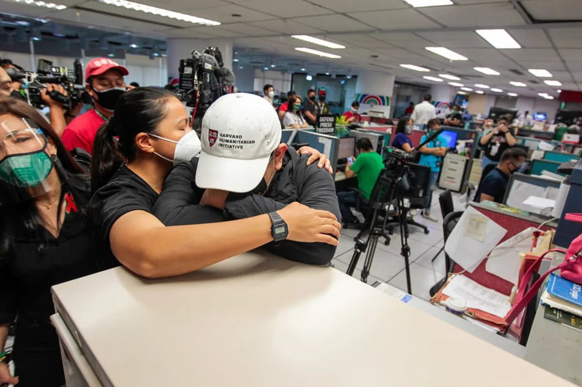 'Makakapag-aral pa ba kami?': Families of ABS-CBN workers suffer from ... 'Makakapag-aral pa ba kami?': Families of ABS-CBN workers suffer from ...