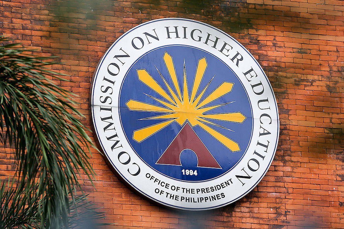 CHED: Colleges, universities not covered by DepEd school opening shift ...