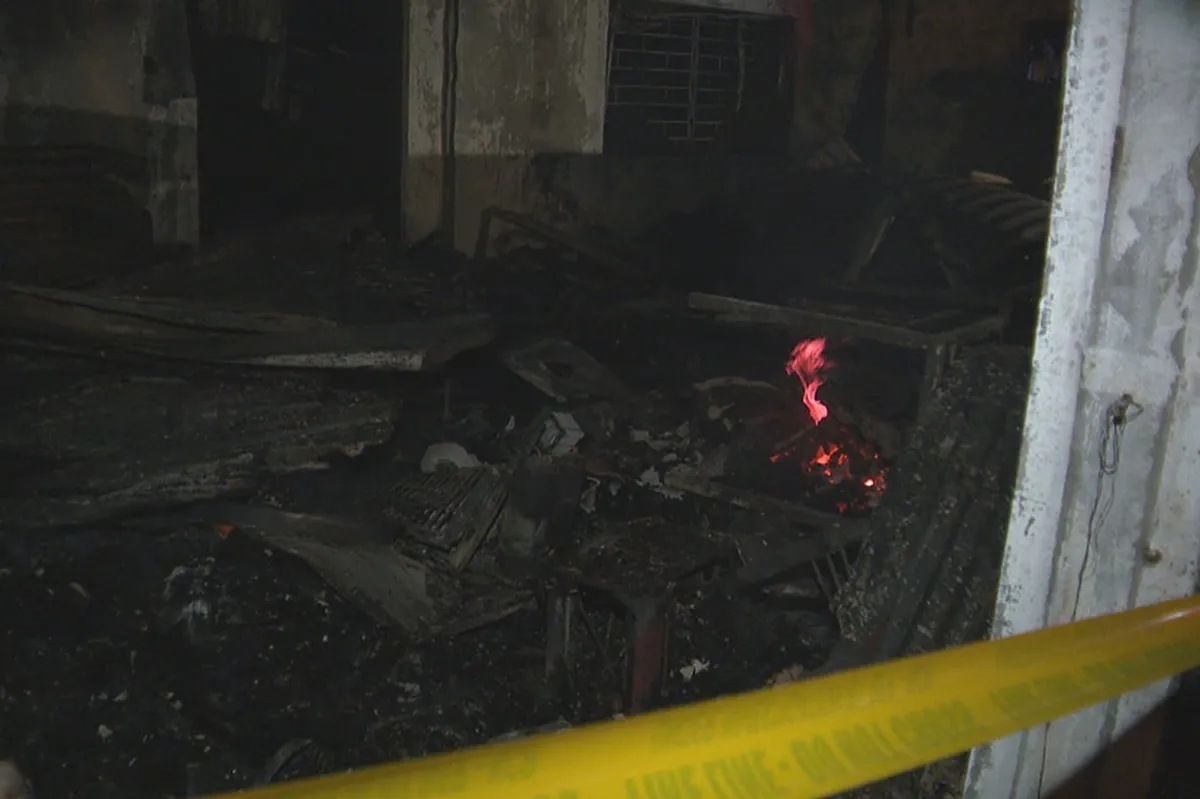 Compound na nasunog sa Parañaque pinaghihinalaang ninakawan muna | ABS ...