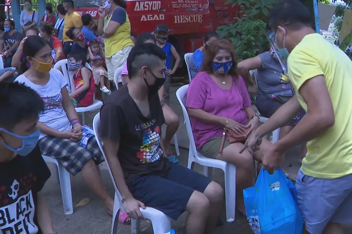 'Pantawid ng Pag-ibig': Mga pamilya ng ilang PWD sa Caloocan hinatiran ... 'Pantawid ng Pag-ibig': Mga pamilya ng ilang PWD sa Caloocan hinatiran ...