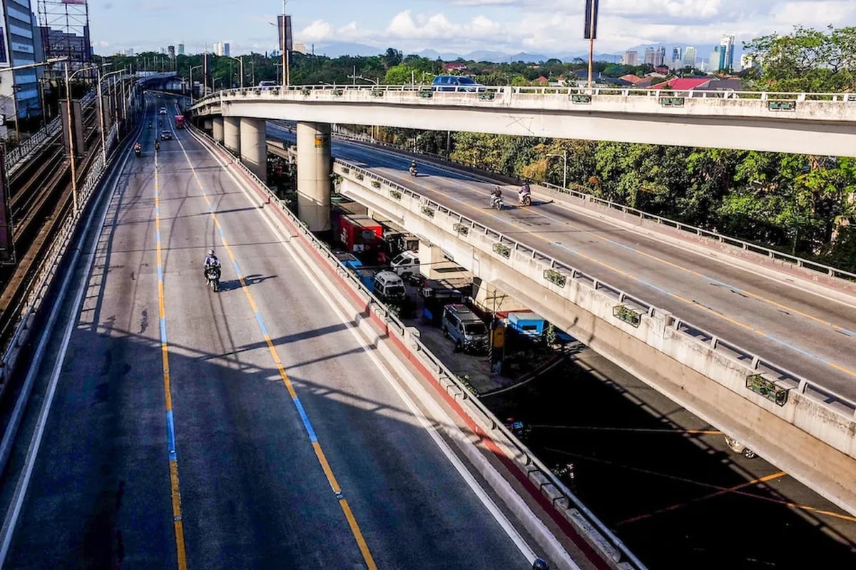 ‘Dagdag-gastos’: Ilang motorista tutol sa mungkahing toll fee sa EDSA ... ‘Dagdag-gastos’: Ilang motorista tutol sa mungkahing toll fee sa EDSA ...