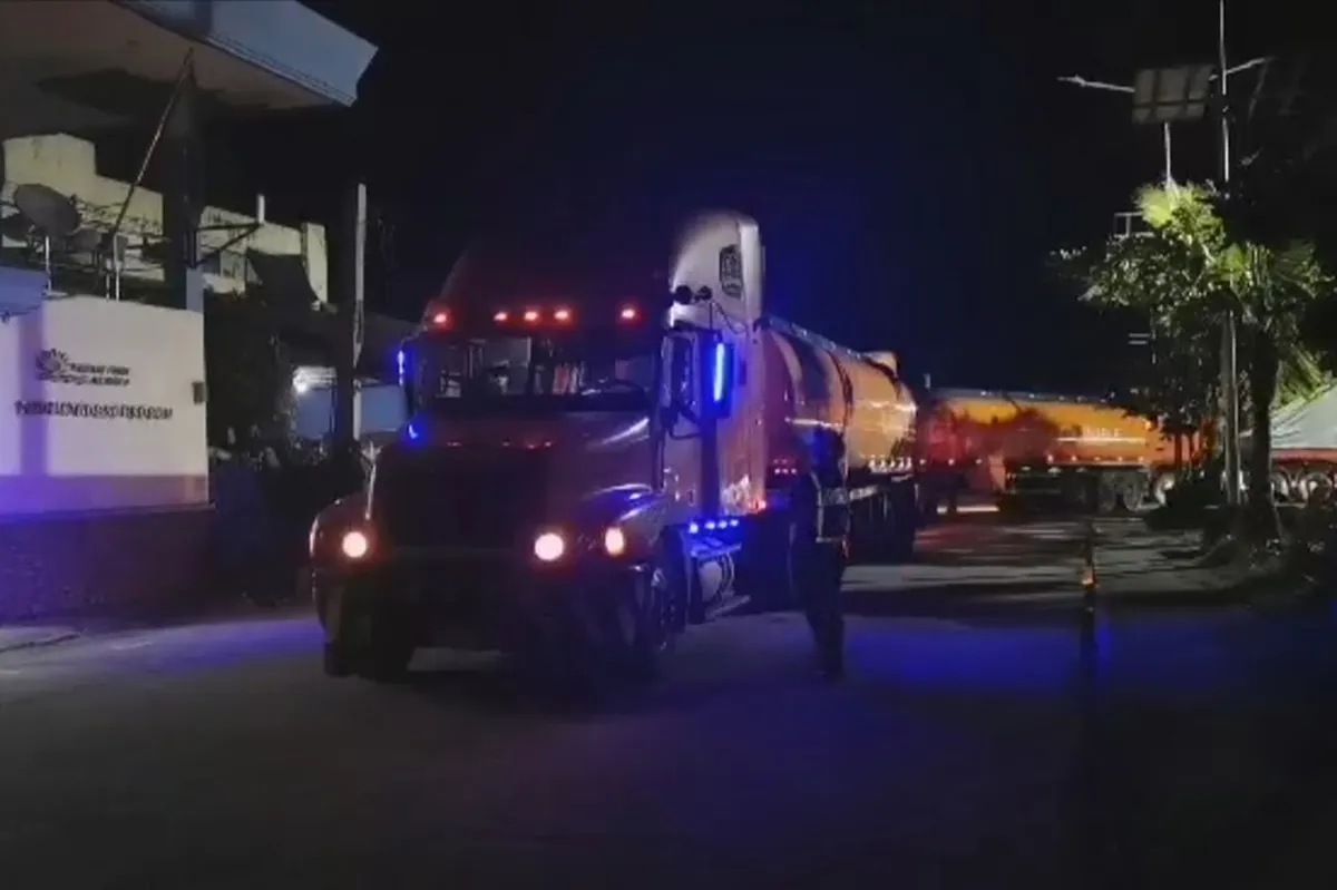 Higit 600 pasahero, mga truck stranded sa Matnog Port | ABS-CBN News Higit 600 pasahero, mga truck stranded sa Matnog Port | ABS-CBN News