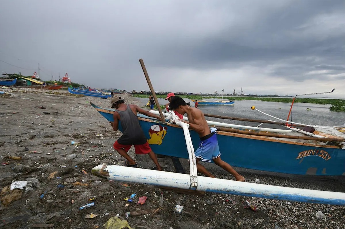 Typhoon Quinta forces tens of thousands to flee in southern Luzon | ABS ...