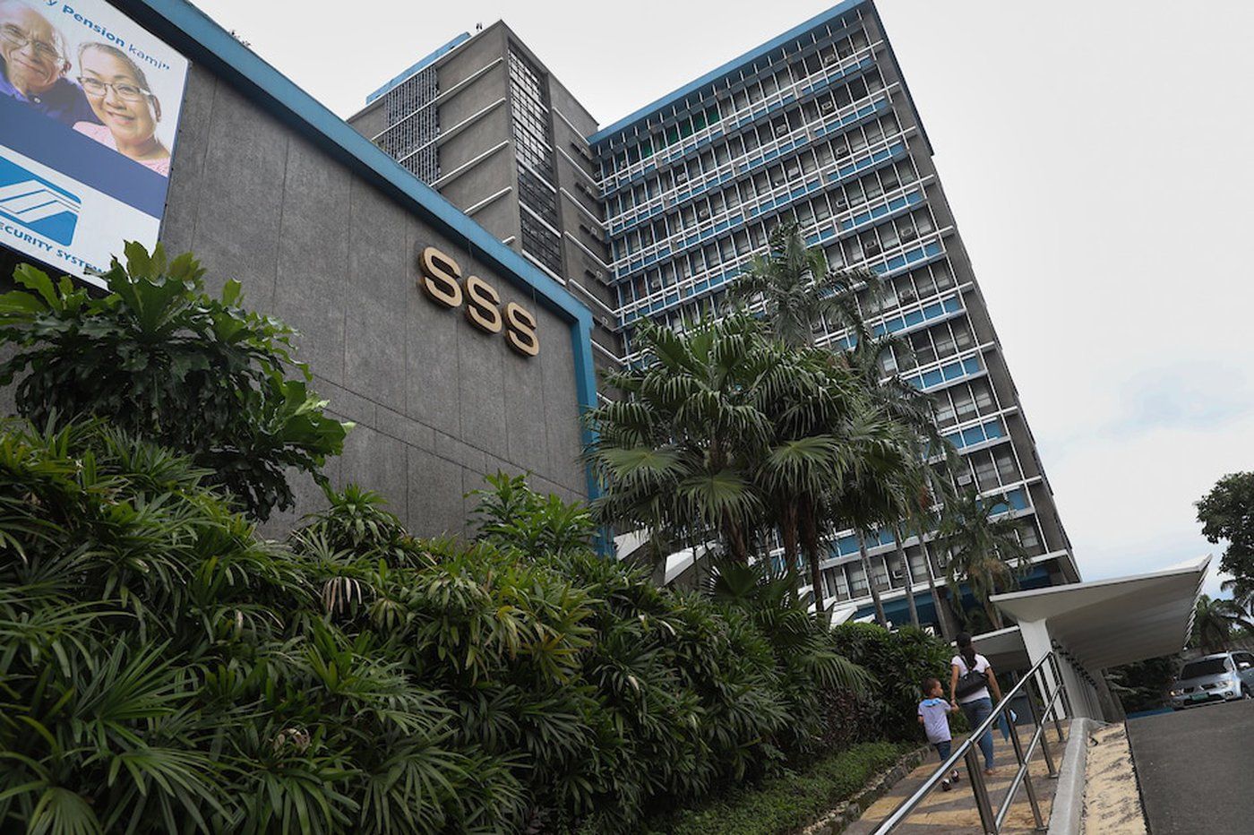 'Number coding' system, limited 'walk-in' at SSS branches in place to ...