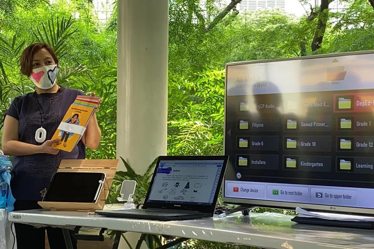 Makati students to get flash drives with learning materials for ...