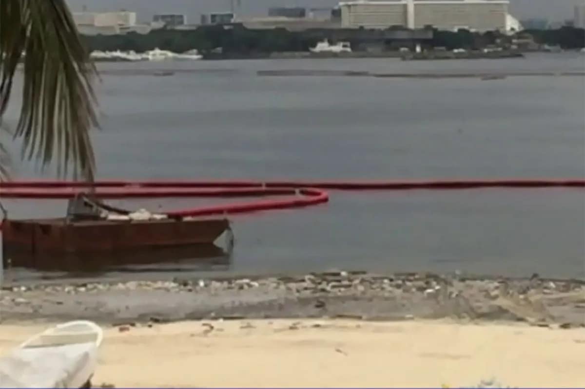 Mga basura inanod sa pampang ng Manila Bay | ABS-CBN News Mga basura inanod sa pampang ng Manila Bay | ABS-CBN News