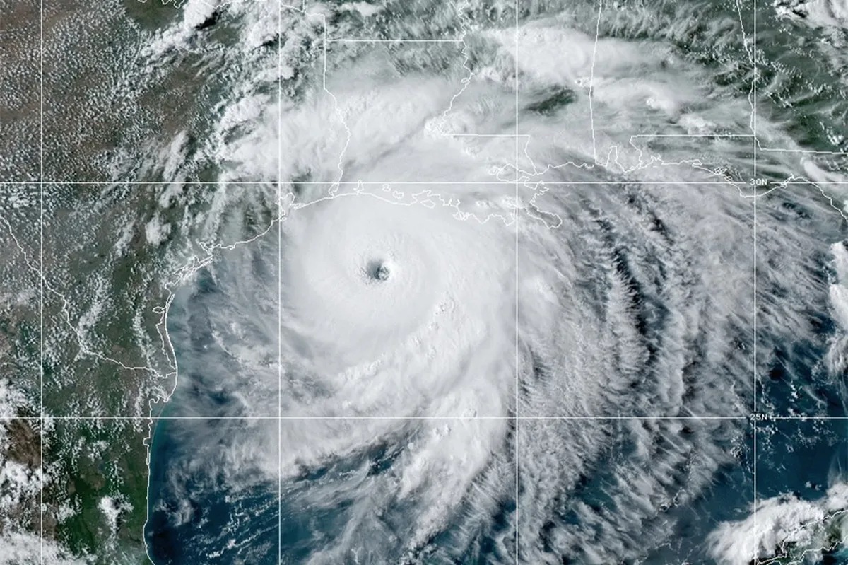 'Extremely dangerous' Hurricane Laura makes landfall in US | ABS-CBN