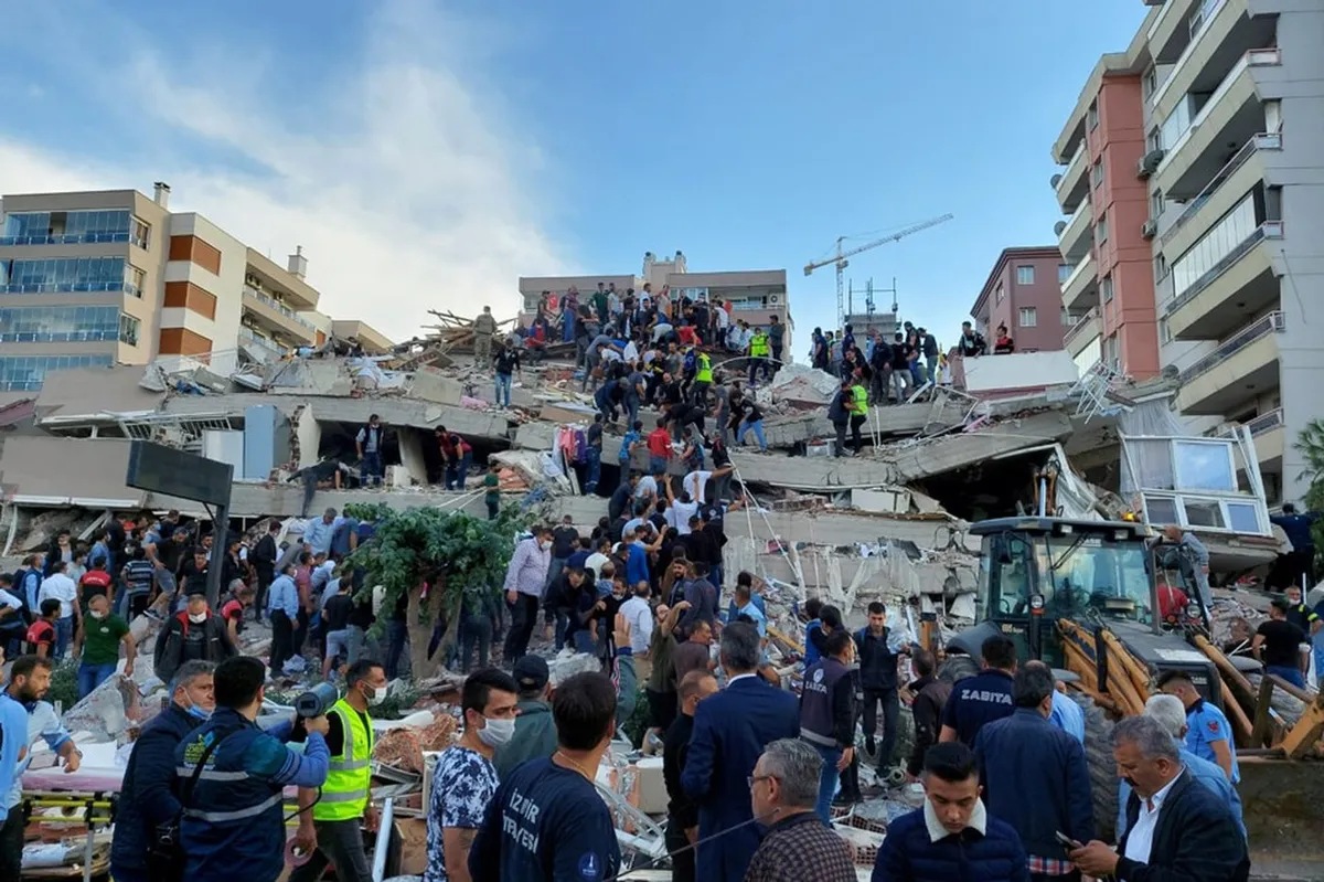 Buildings collapse as strong quake hits Greece and Turkey | ABS-CBN