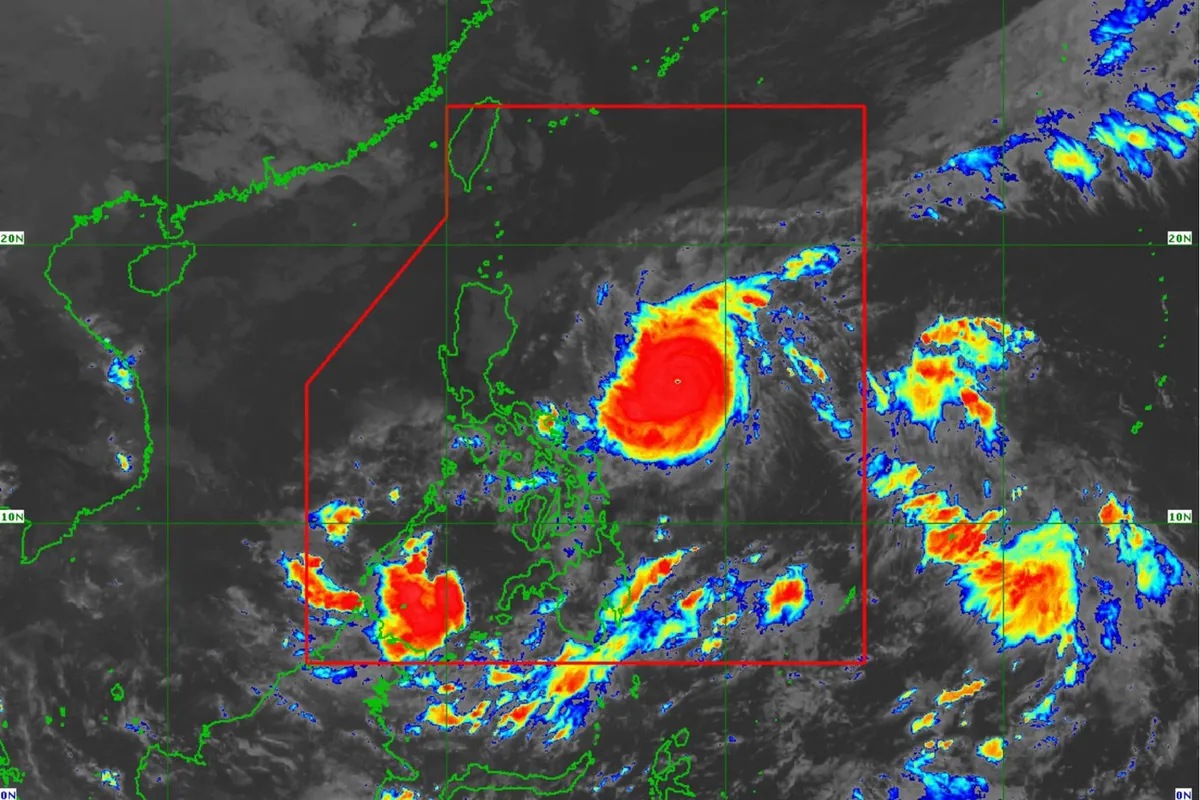 PAGASA hoists Signal No. 3 in more areas as powerful 'Rolly' moves closer to Bicol | ABS-CBN News